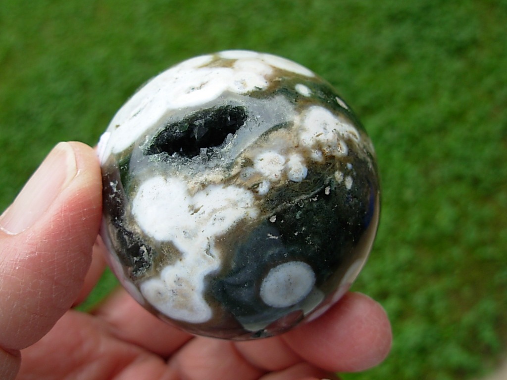 Discovering the Magic of Jasper Stone: Meaning, Uses & Benefits