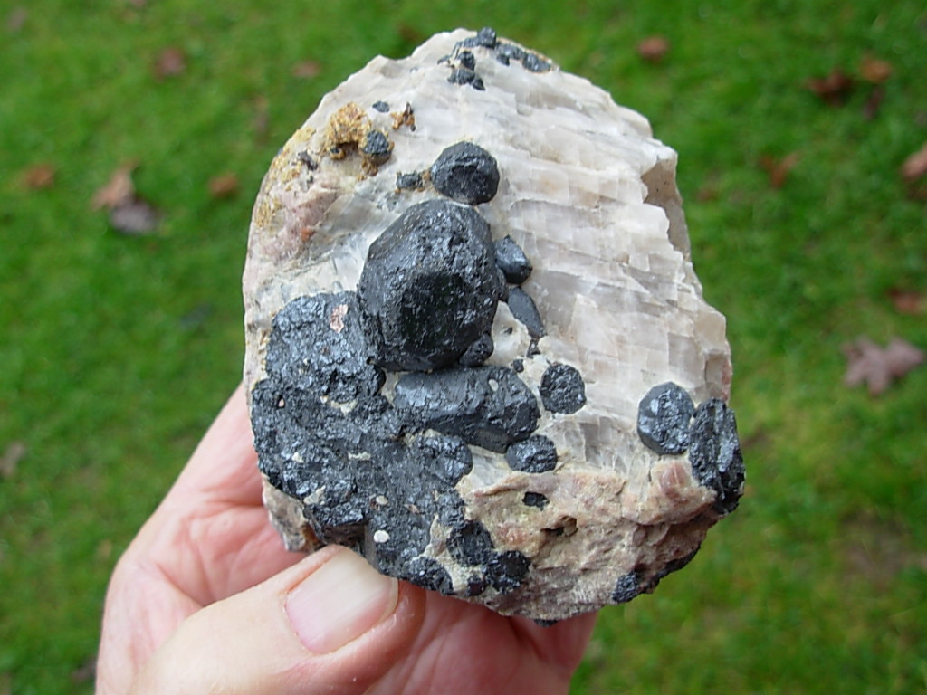 Fluorescent Minerals – Spirit Rock Shop