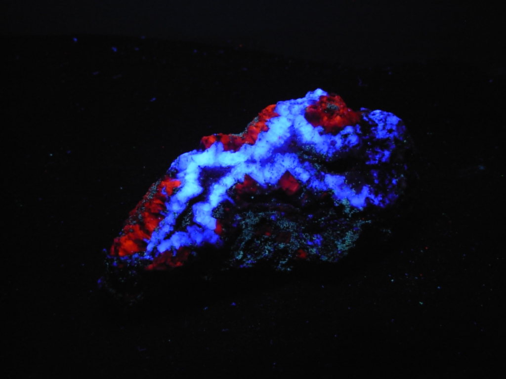 Fluorescent Minerals Arizona – Spirit Rock Shop