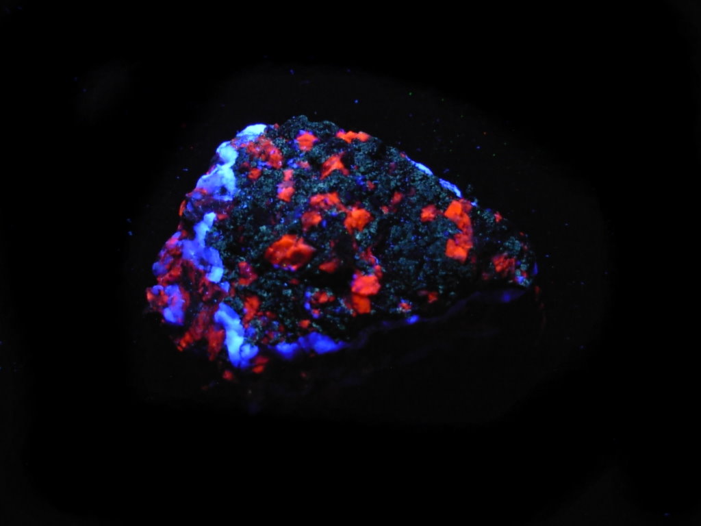 Fluorescent Minerals Arizona – Spirit Rock Shop